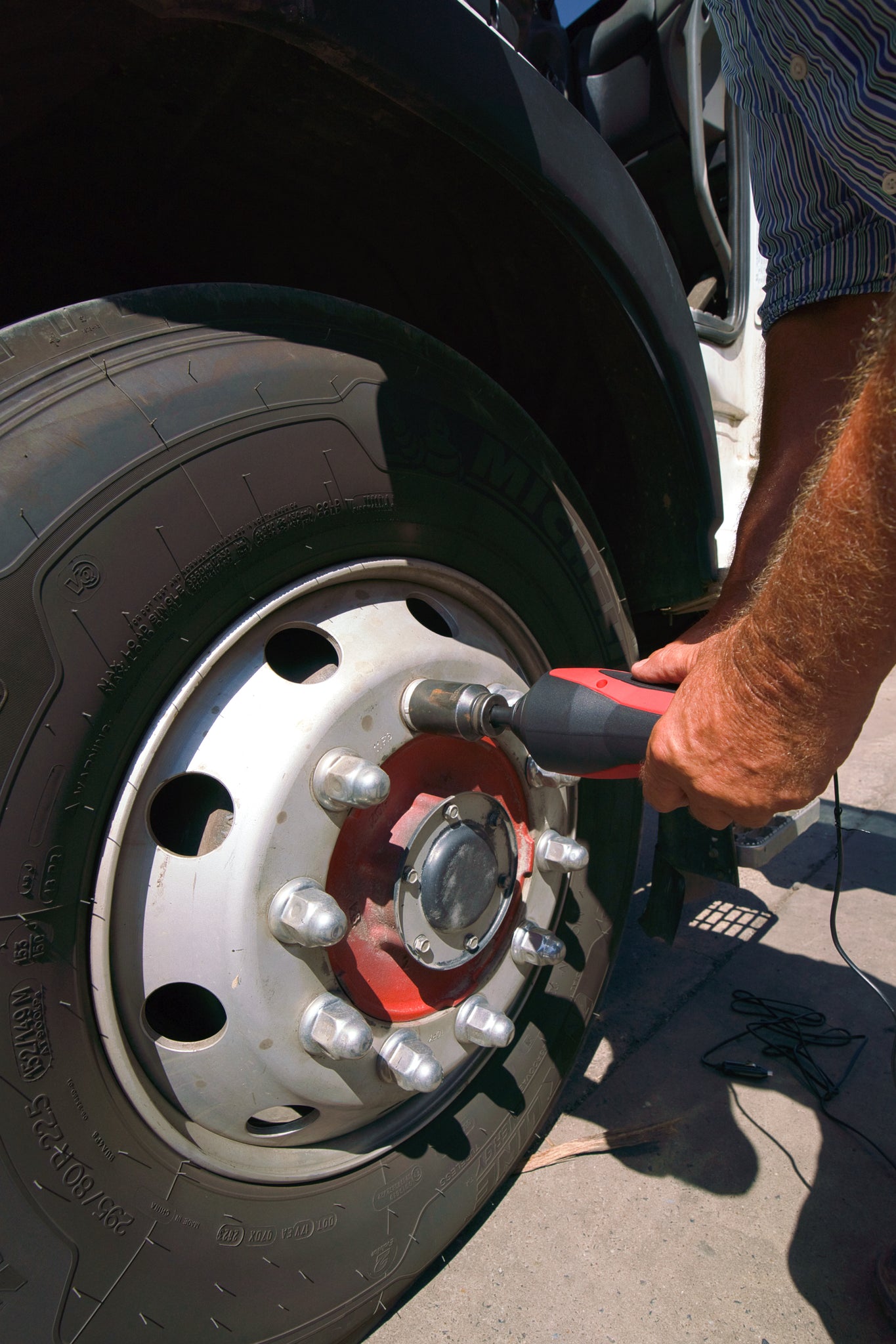 Maxi Jak 10 ton - tyre changing made easy on your heavy vehicles – Ezijak